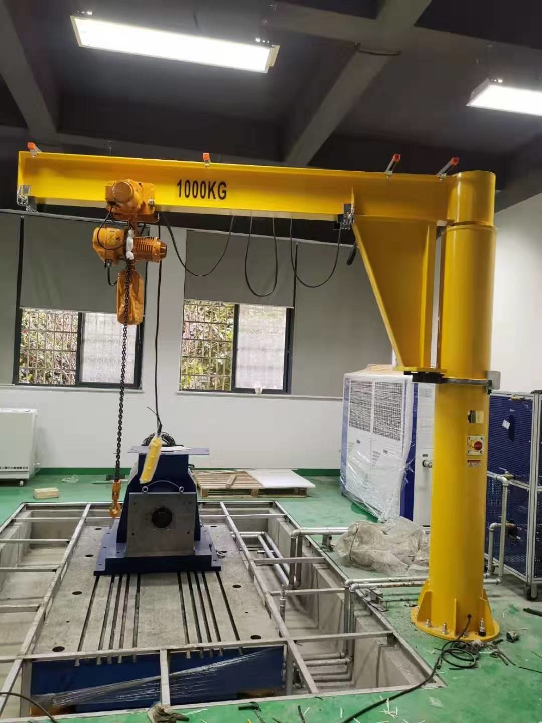 Variable Speed Column Mounted Jib Crane For Material Handling