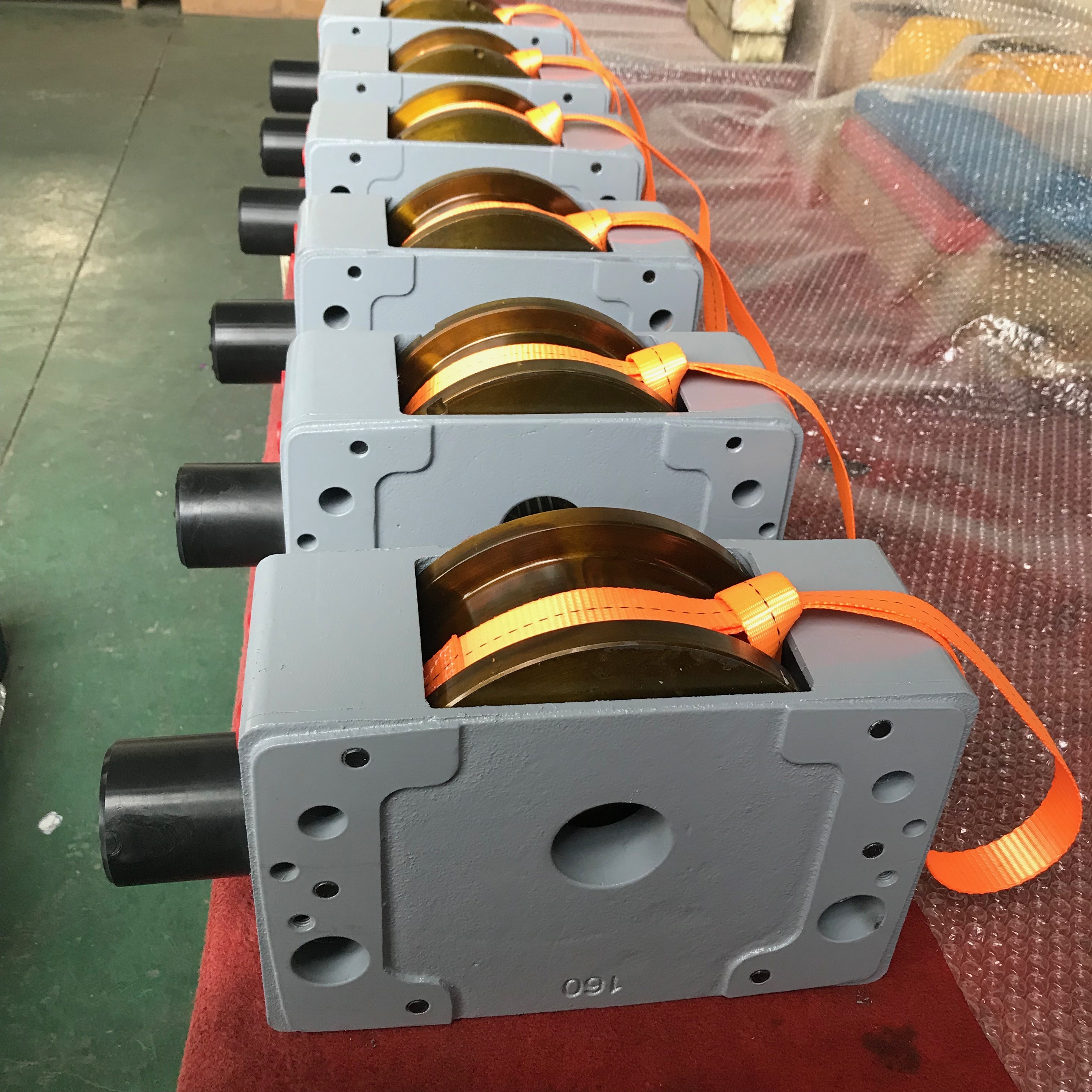 DRS160 Wheel Block With Drive Motor For Rail Traveling Transfer Cranes ...