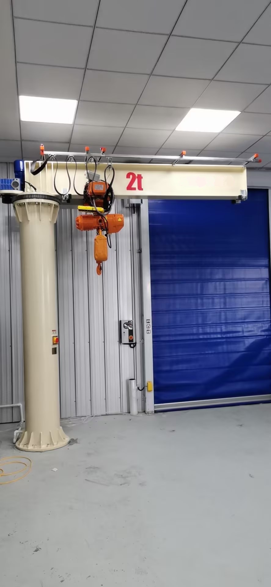 Electric Chain Hoist Column Jib Crane 2000kg For Material Handling